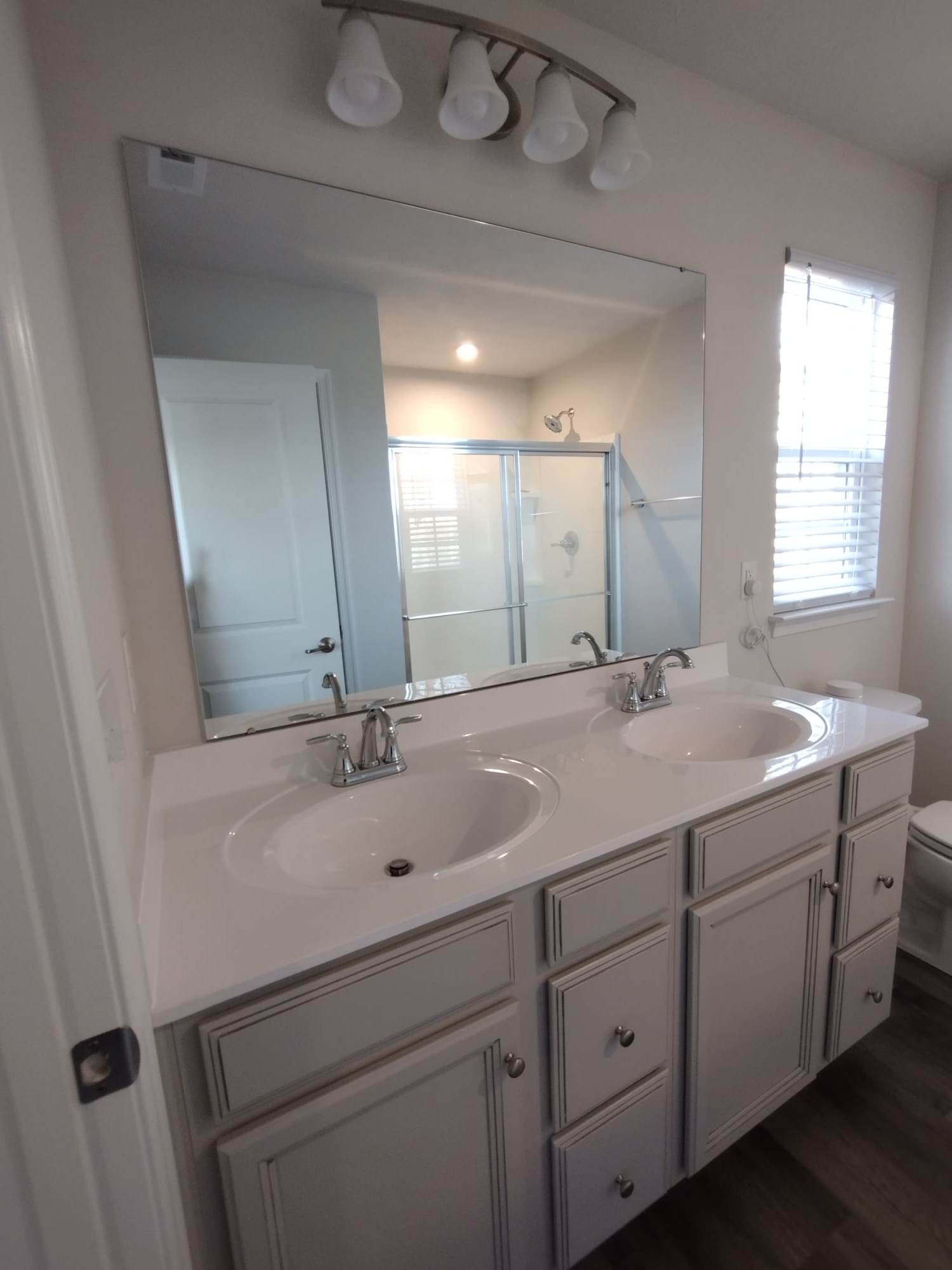 DIY Bathroom Mirror Frame (How We Upgraded Our Basic Builder Grade ...